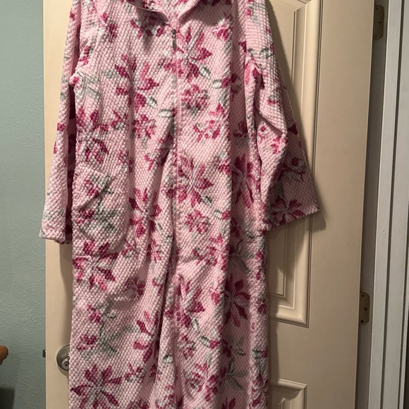 stan herman | Intimates & Sleepwear | Stan Herman Falling Floral Dimple ...
